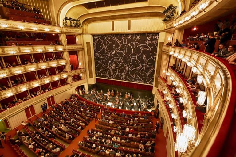 Weense Staatsopera bezoeken • tickets, staanplaatsen & rondleiding